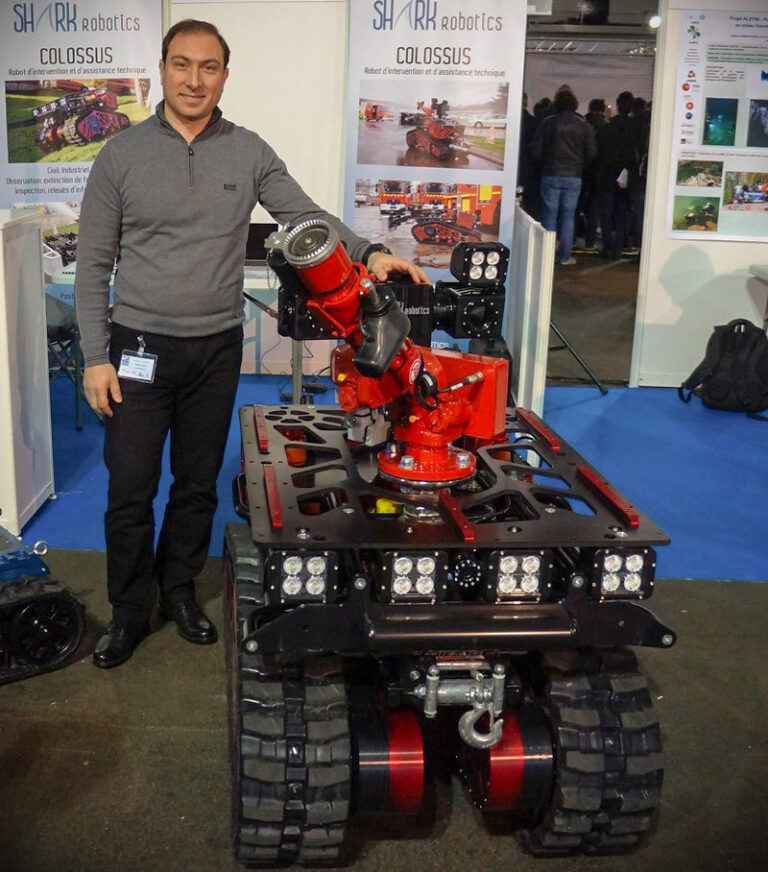 Colossus de Shark Robotics assiste les pompiers en intervention ...