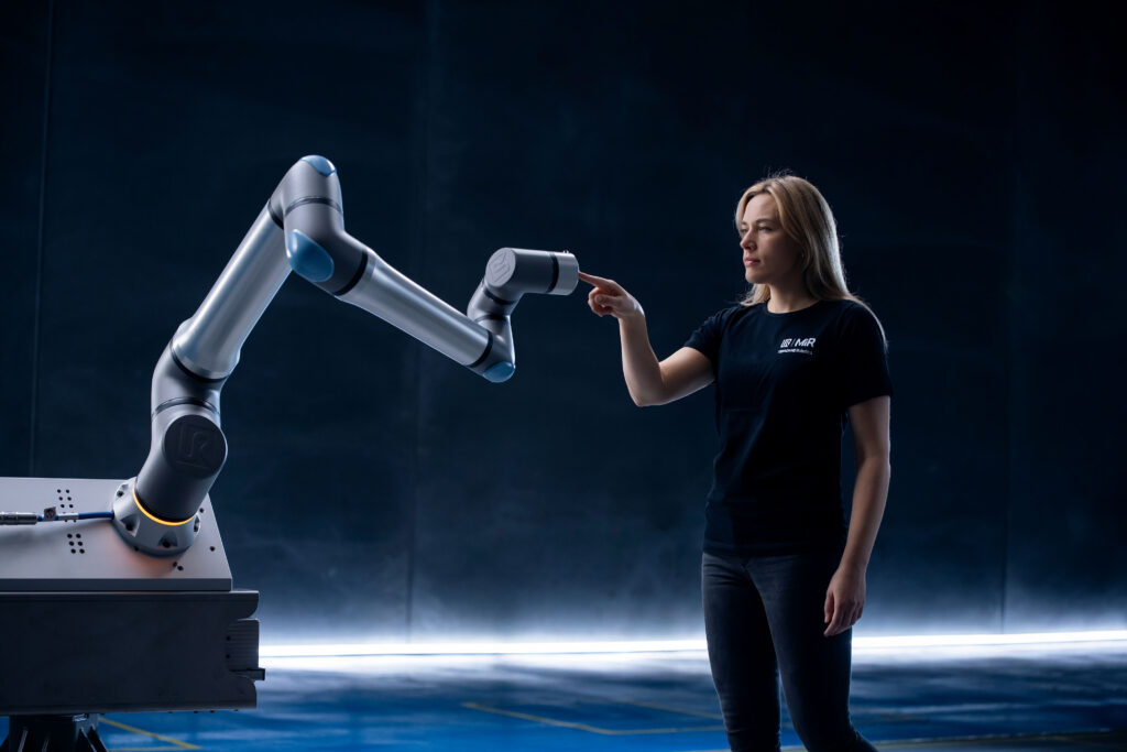 Universal Robots lance son robot collaboratif UR15 - Planète Robots